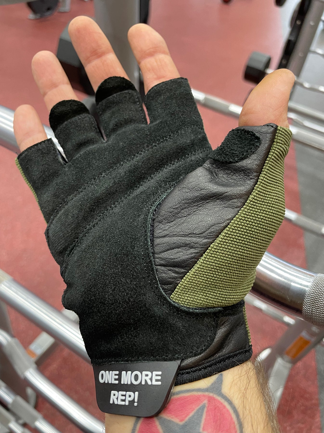 Workout Gloves for Men and Women – Gymish